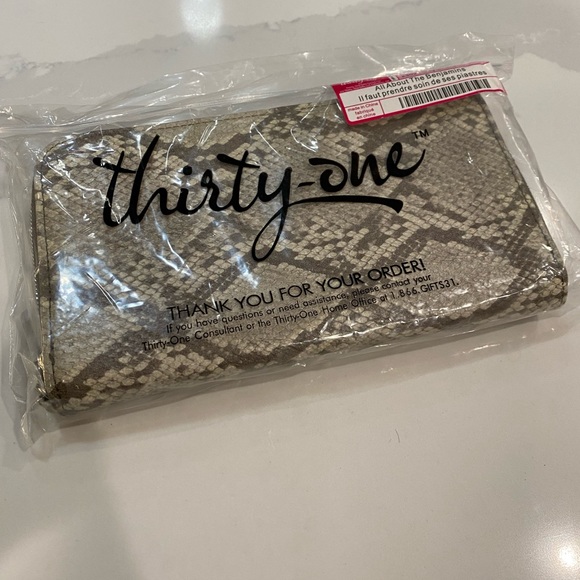 thirty-one | Bags | Thirty One All About The Benjamin Jewel In Putty ...